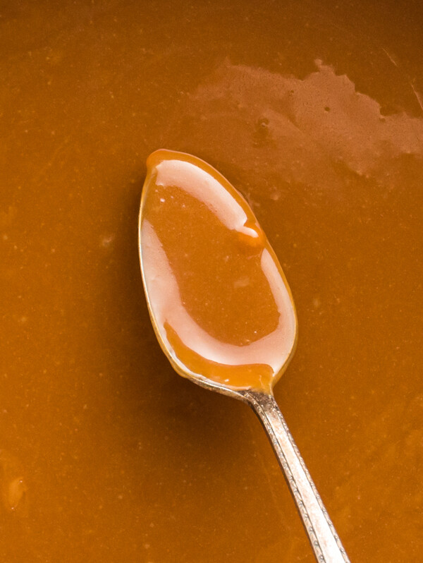 Slow Cooker Caramel - The Magical Slow Cooker