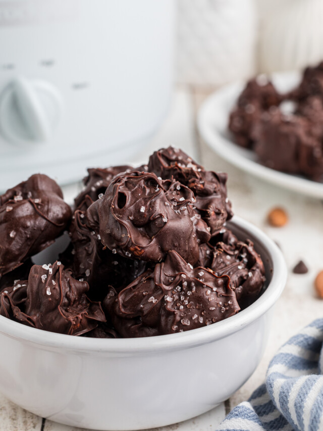 Slow Cooker Hot Chocolate - The Magical Slow Cooker